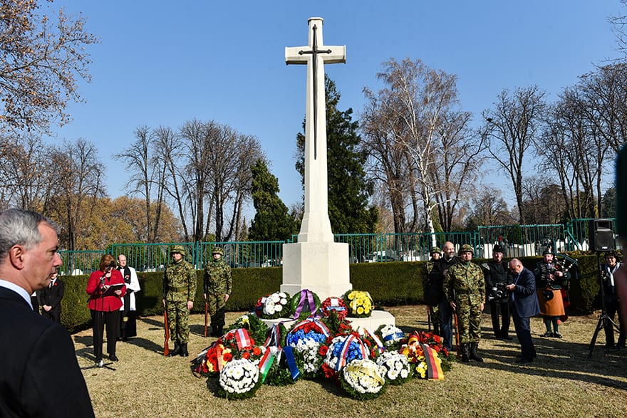 Remembrance Day 2018 - marking 100 years since end of first world war ...