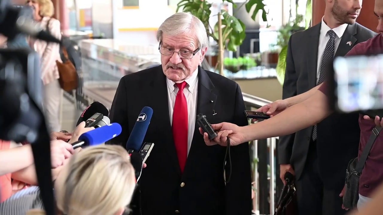 David Vuich of Serbian Apollo Seven visits Serbia - CorD Magazine