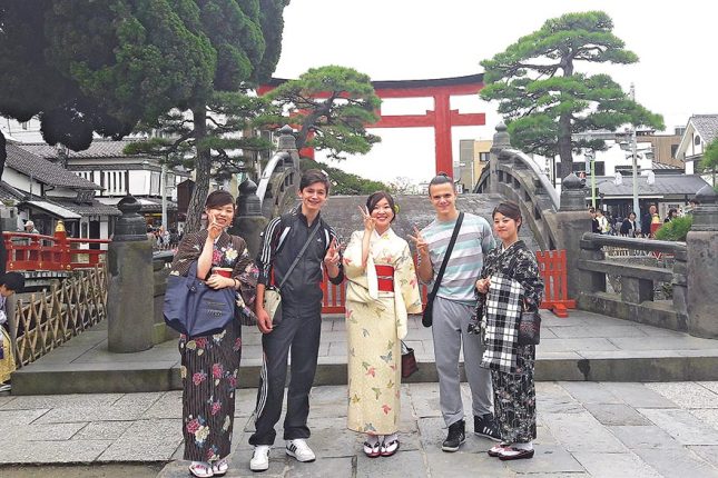 Cultural Exchange - Hanami: Sincere Friendship Connects Us With Japan