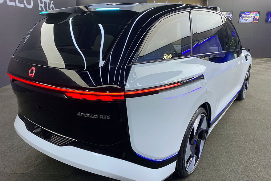 Chinese Giant Unveils Car Without Steering Wheel