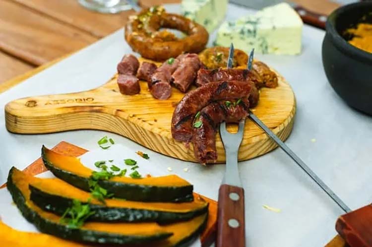 15 Different Types Of German Sausage: Names, History & Origin - CorD ...