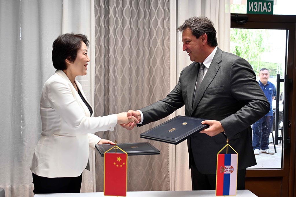 Kina donirala MUP-u Srbije skenere za pregled vozila vredne 9,7 miliona evra