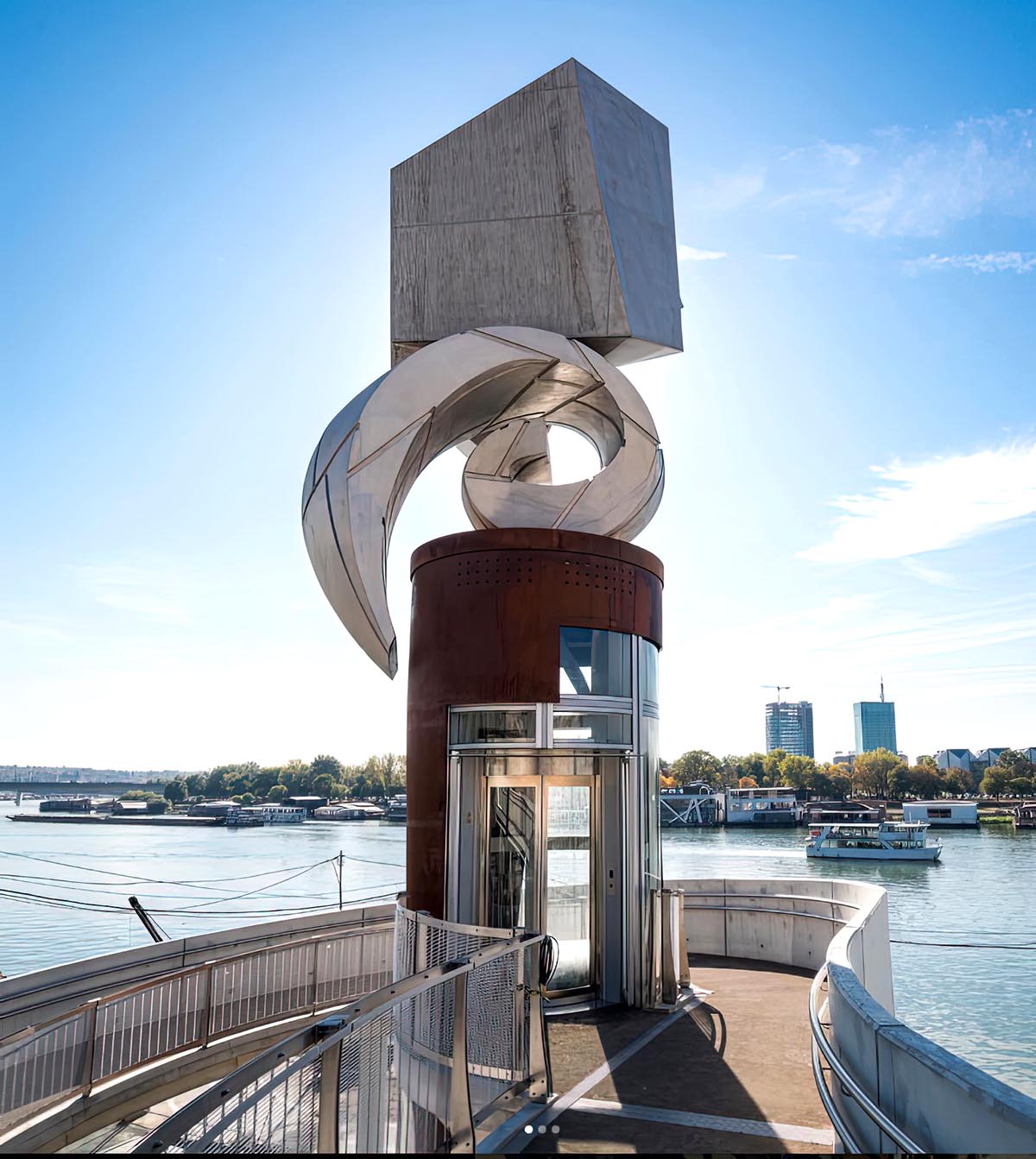 Mrdjan Bajić, sculptor: Sculpting the Serbian Identity